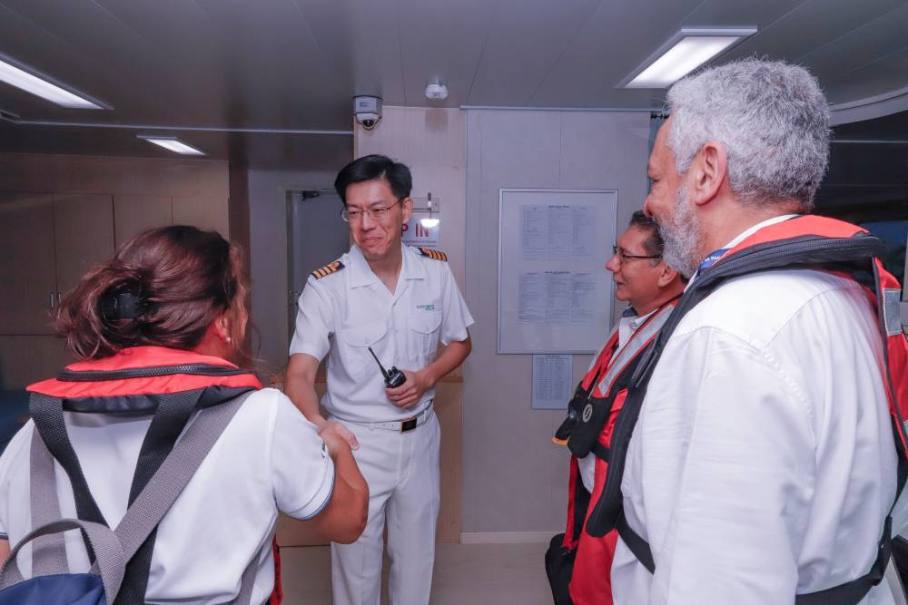 Canal de Panamá recibe al EVER MAX con capacidad para más de 17 mil TEU